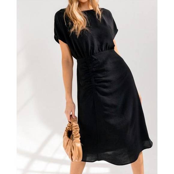 Gilli | Dresses | New Gilli Samantha Midi Dress In Black | Poshmark